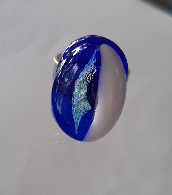 Glasfusing ring, blå/vit m turkos - Epla.se