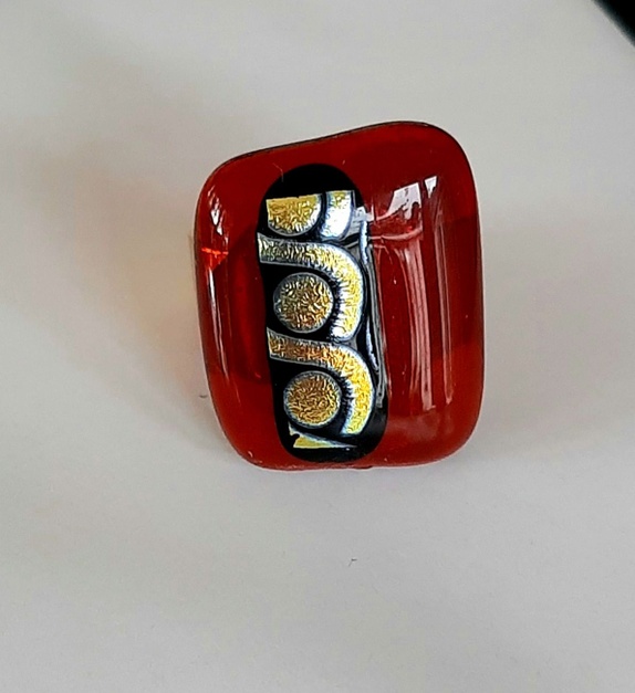 Glasfusing ring, röd och guld - Epla.se